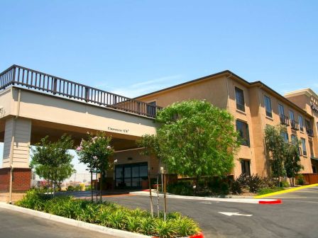 Performance | Fine Hospitality Group | United States